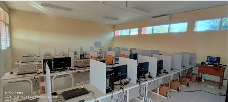 Laboratorium Komputer - SMK Negeri 12 Bandung
